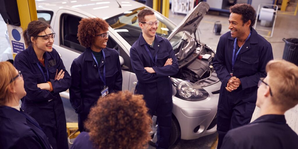 Apprentice Job Description Optimised | StudySmarter
